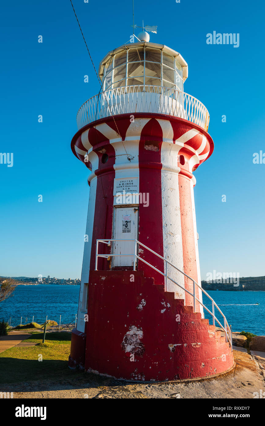 The Hornby lighthouse in a beautiful pacific sunrise in Sydney ...