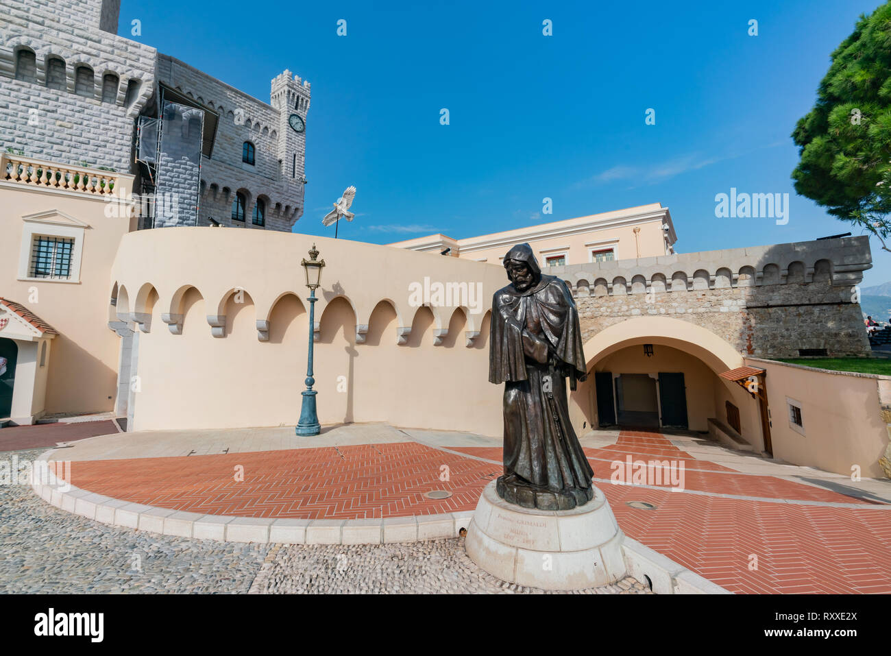 Bronze statue monaco hi-res stock photography and images - Alamy
