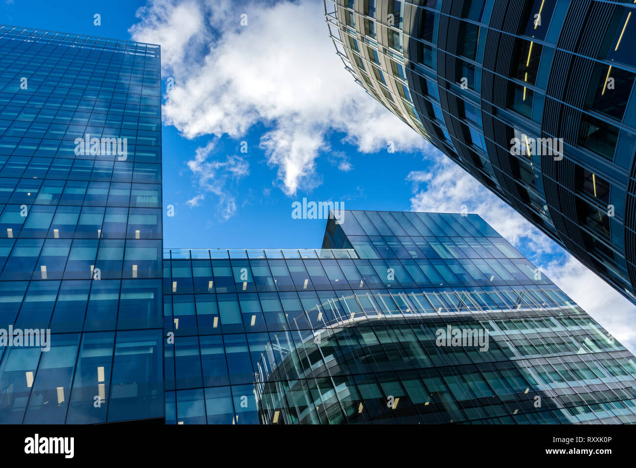 The No.1 building from Hardman Square, Spinningfields, Manchester ...