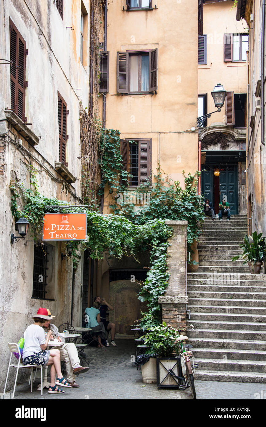 Italian Street Scenes High Resolution Stock Photography and Images - Alamy