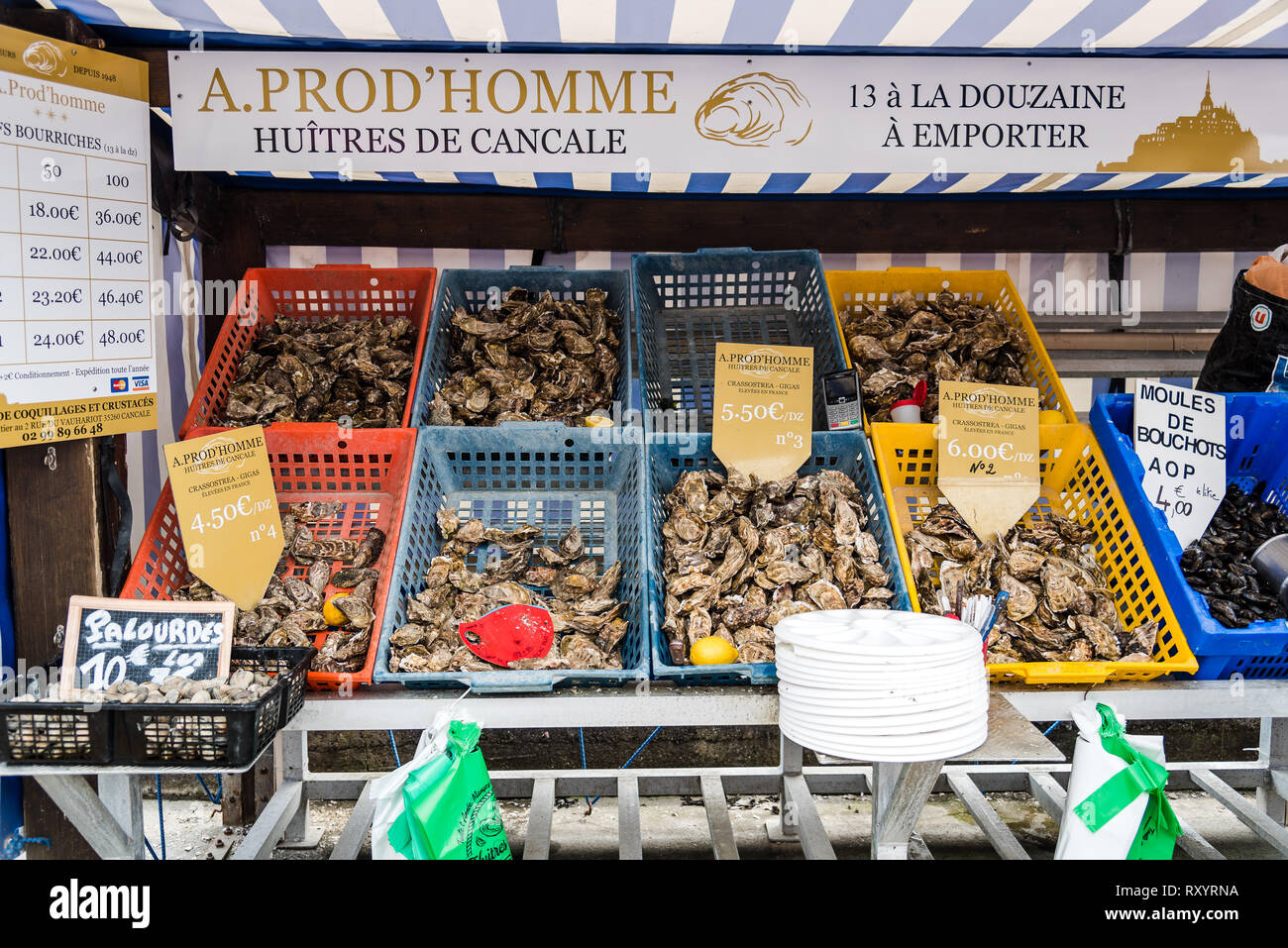 Shellfish stall hi-res stock photography and images - Alamy