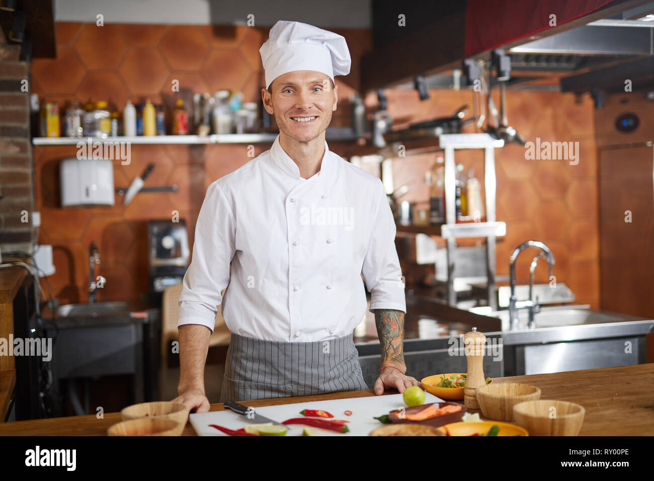 Professional male chef hi-res stock photography and images - Alamy