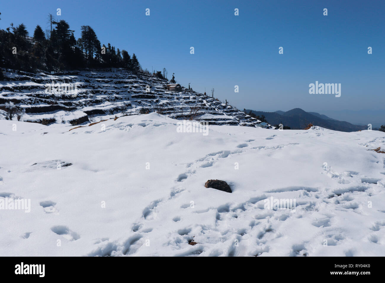 Winter snow covered mountain peaks in India Stock Photo - Alamy