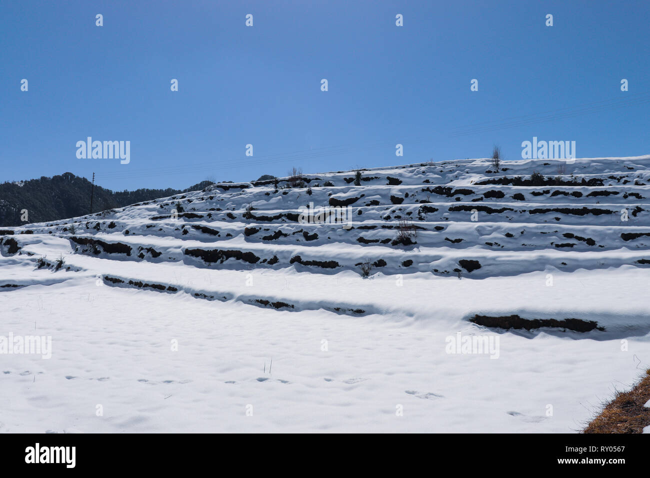Winter snow covered mountain peaks in India Stock Photo - Alamy