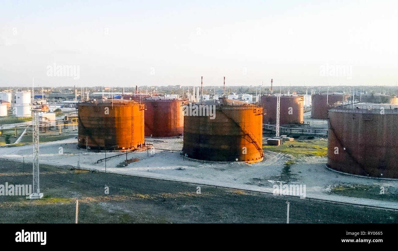 Tank the vertical steel. Oil refinery. Equipment for primary oil ...
