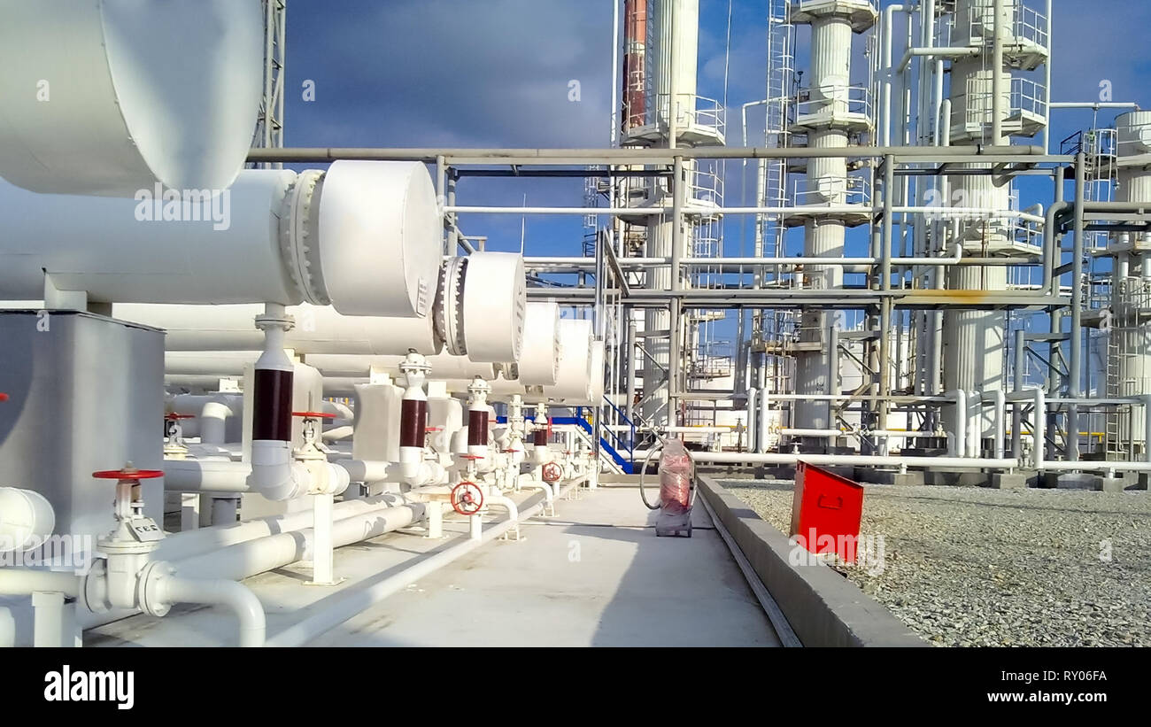 Oil refinery. Equipment for primary oil refining Stock Photo - Alamy