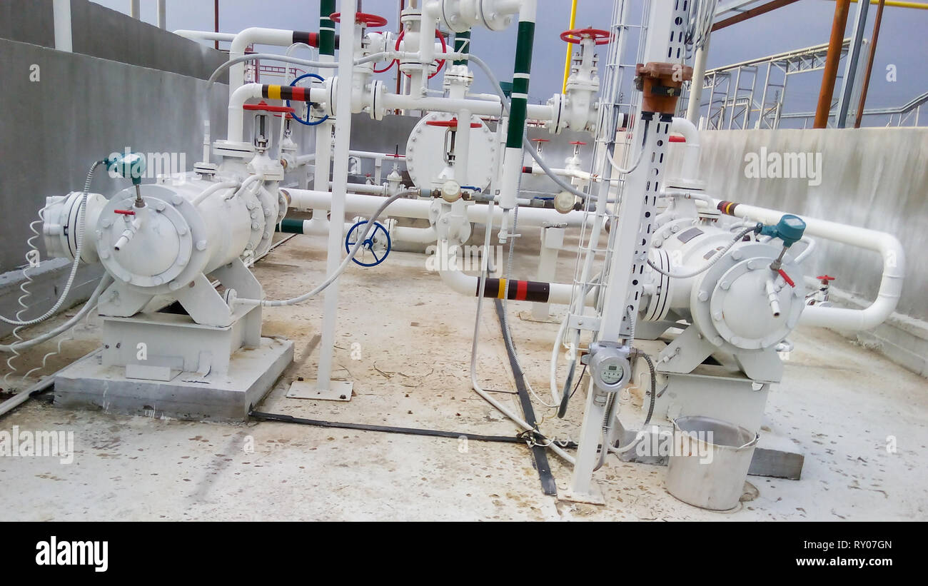 Petroleum products rectification hi-res stock photography and images ...