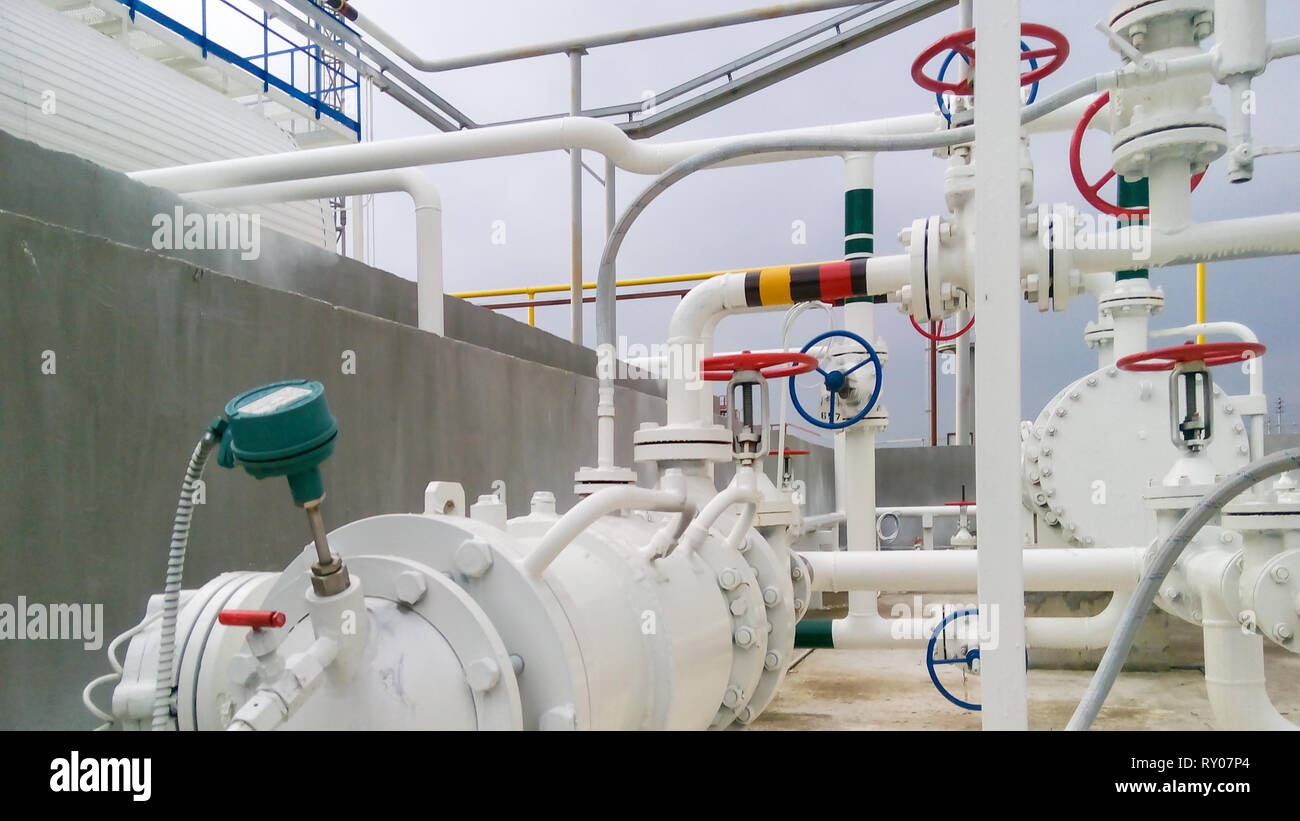 Gas distillate hi-res stock photography and images - Alamy