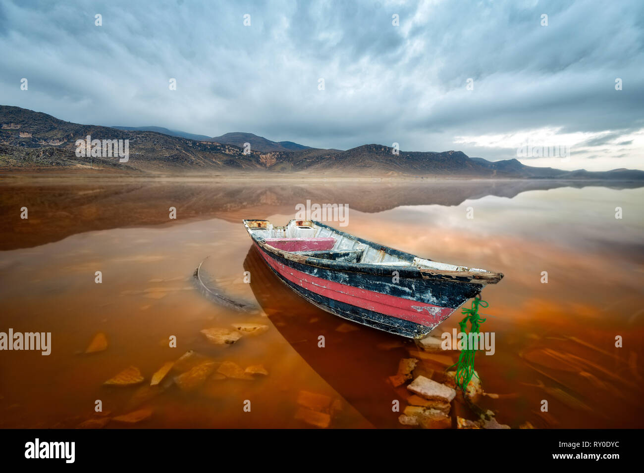 Maharlu lake hi-res stock photography and images - Alamy