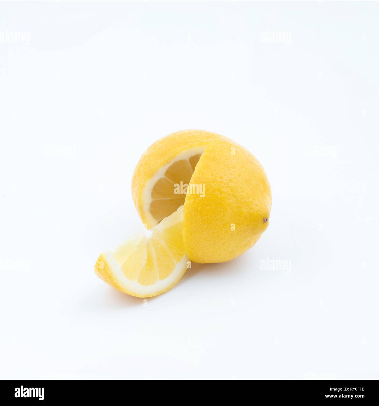 How to cut a lemon hi-res stock photography and images - Alamy