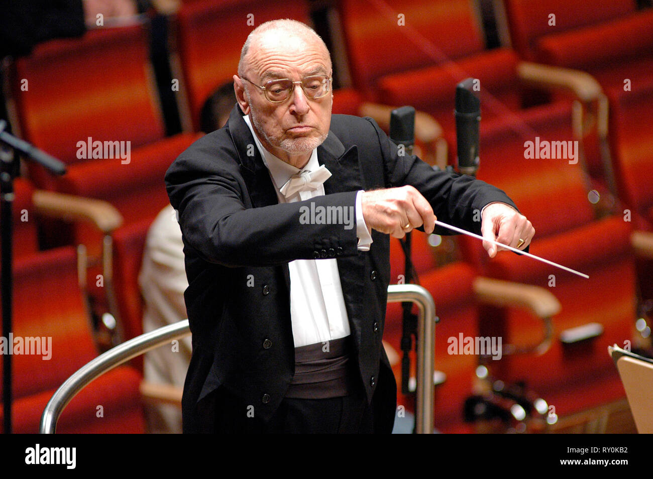 Dirigent hi-res stock photography and images - Alamy