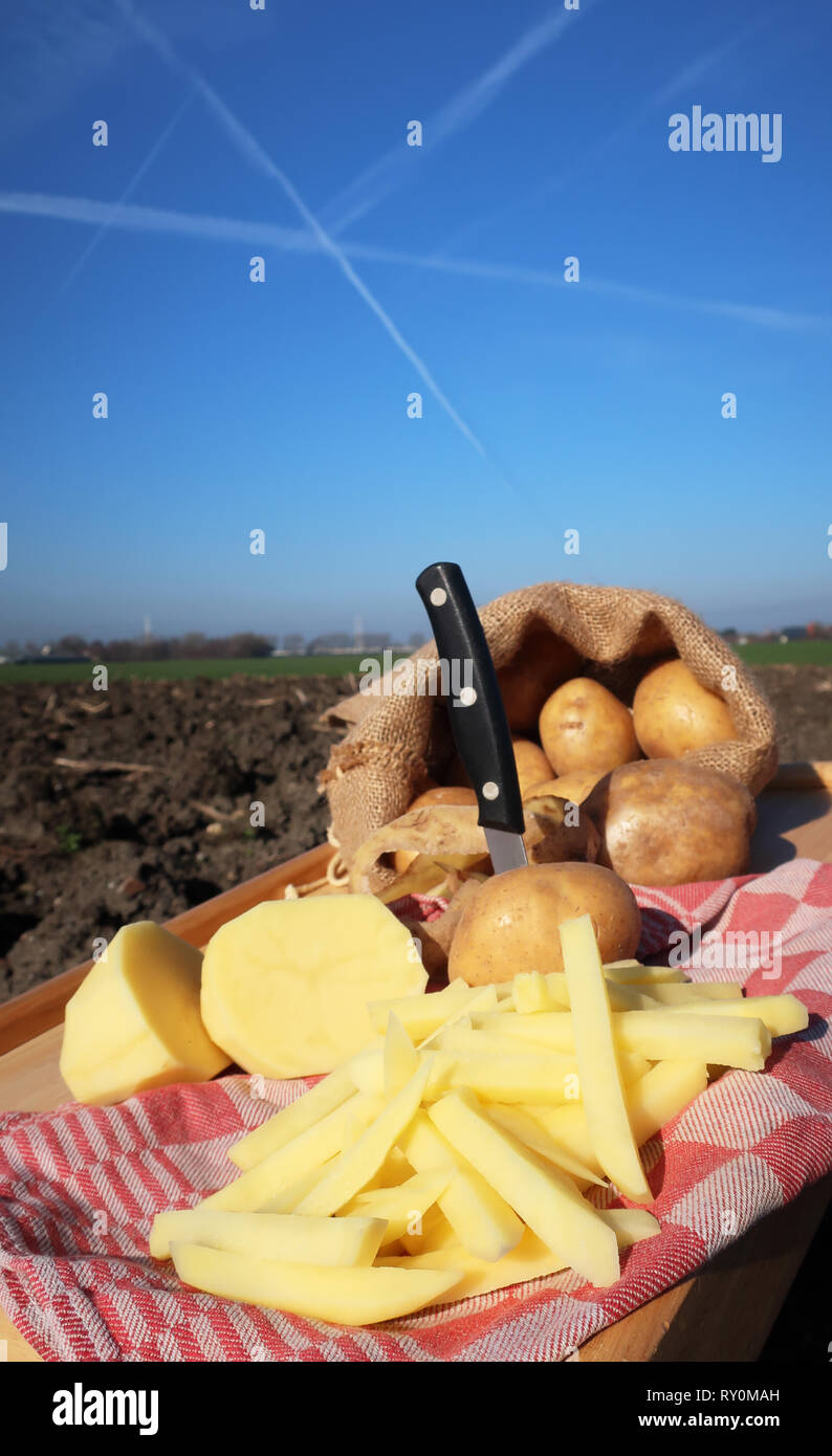 Potato chips production hi-res stock photography and images - Alamy