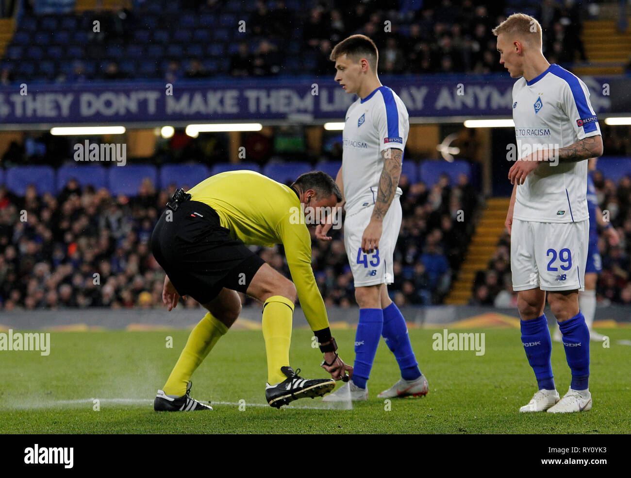 Uefa referee fitness hi-res stock photography and images - Alamy