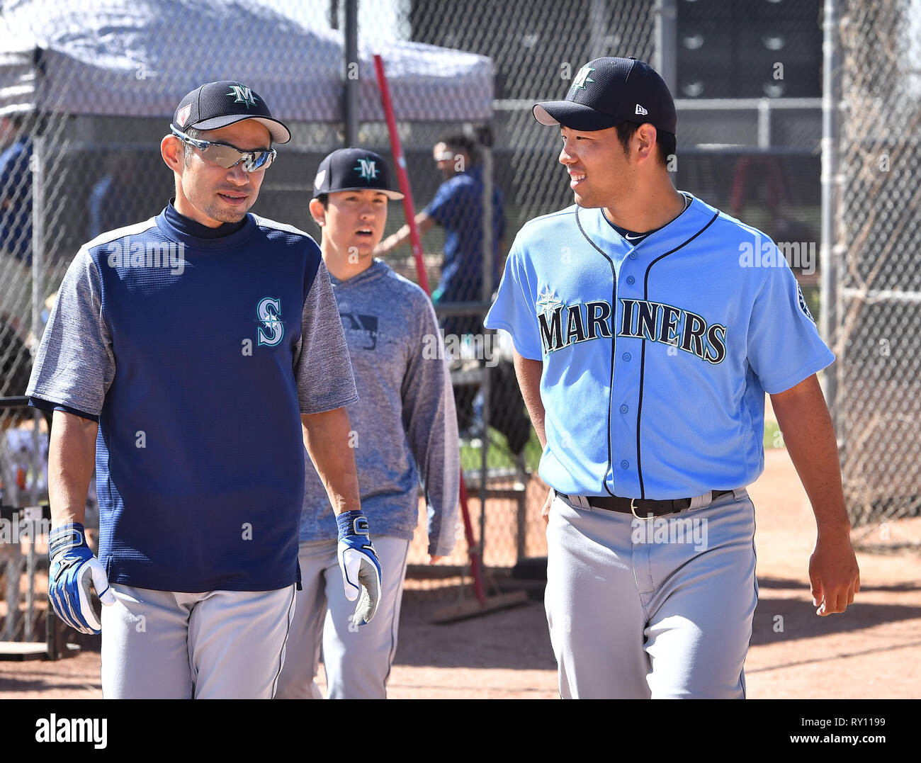 Seattle mariners ichiro suzuki walks hi-res stock photography and ...