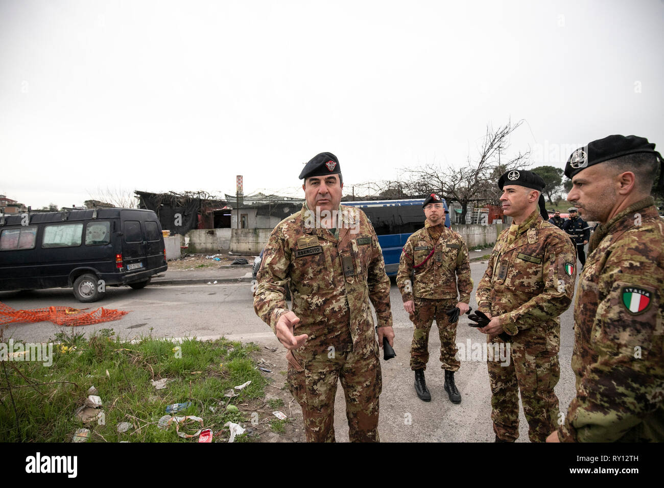 Generale di brigata comandante brigata sassari andrea di stasio hi-res ...