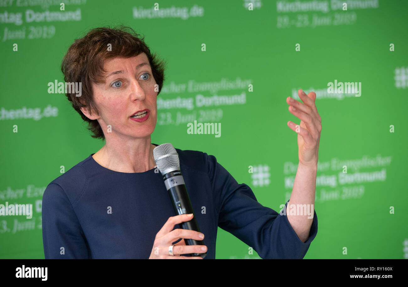 Julia helmke hi-res stock photography and images - Alamy