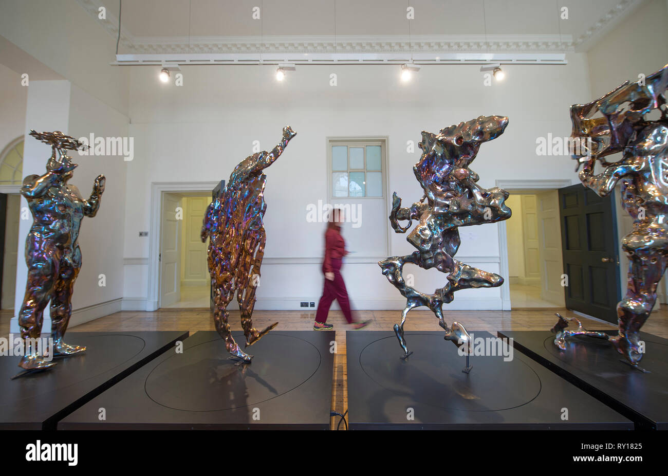 12 leading international artists hi-res stock photography and images ...