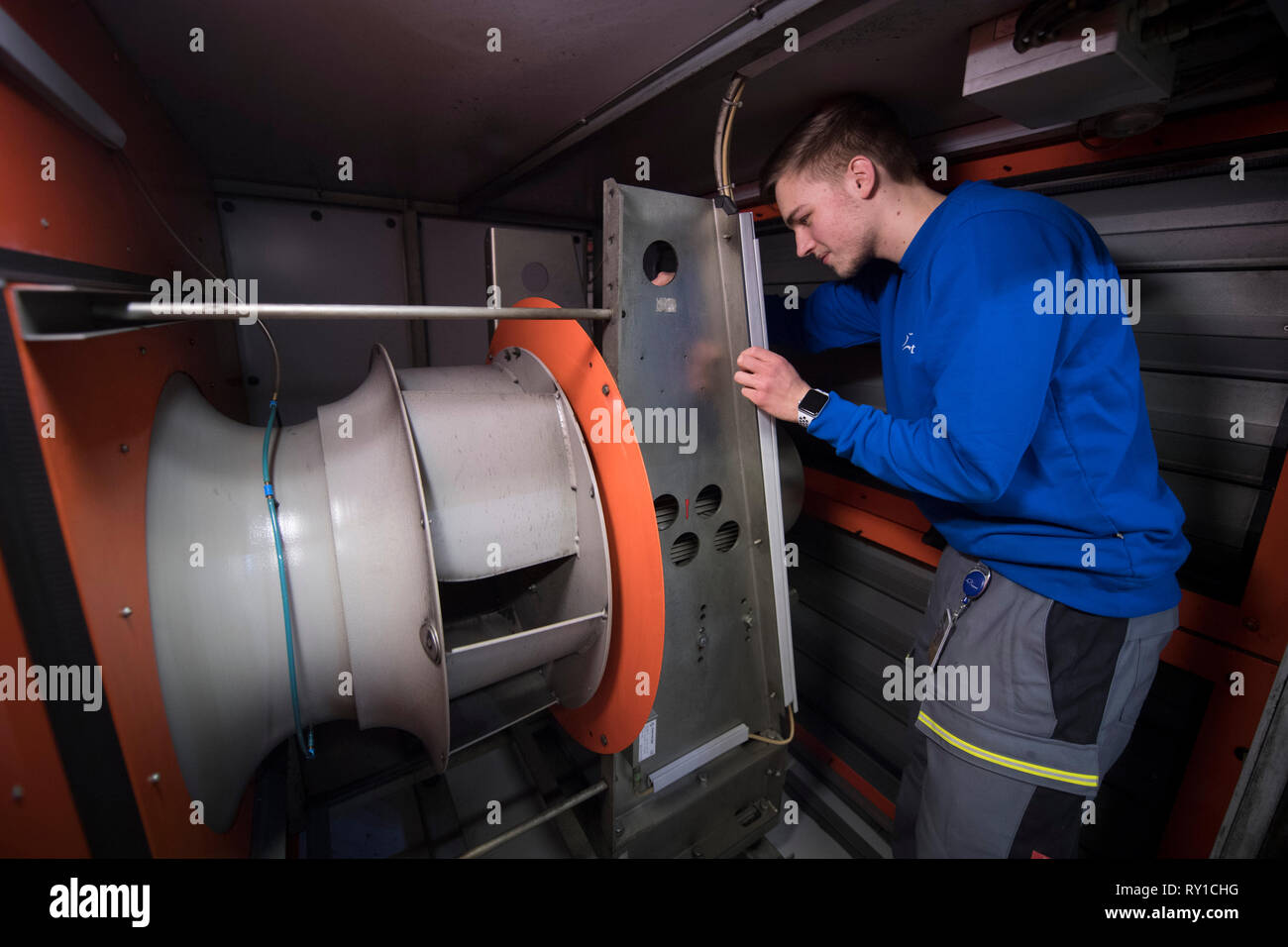 Air traffic control operator hi-res stock photography and images - Alamy