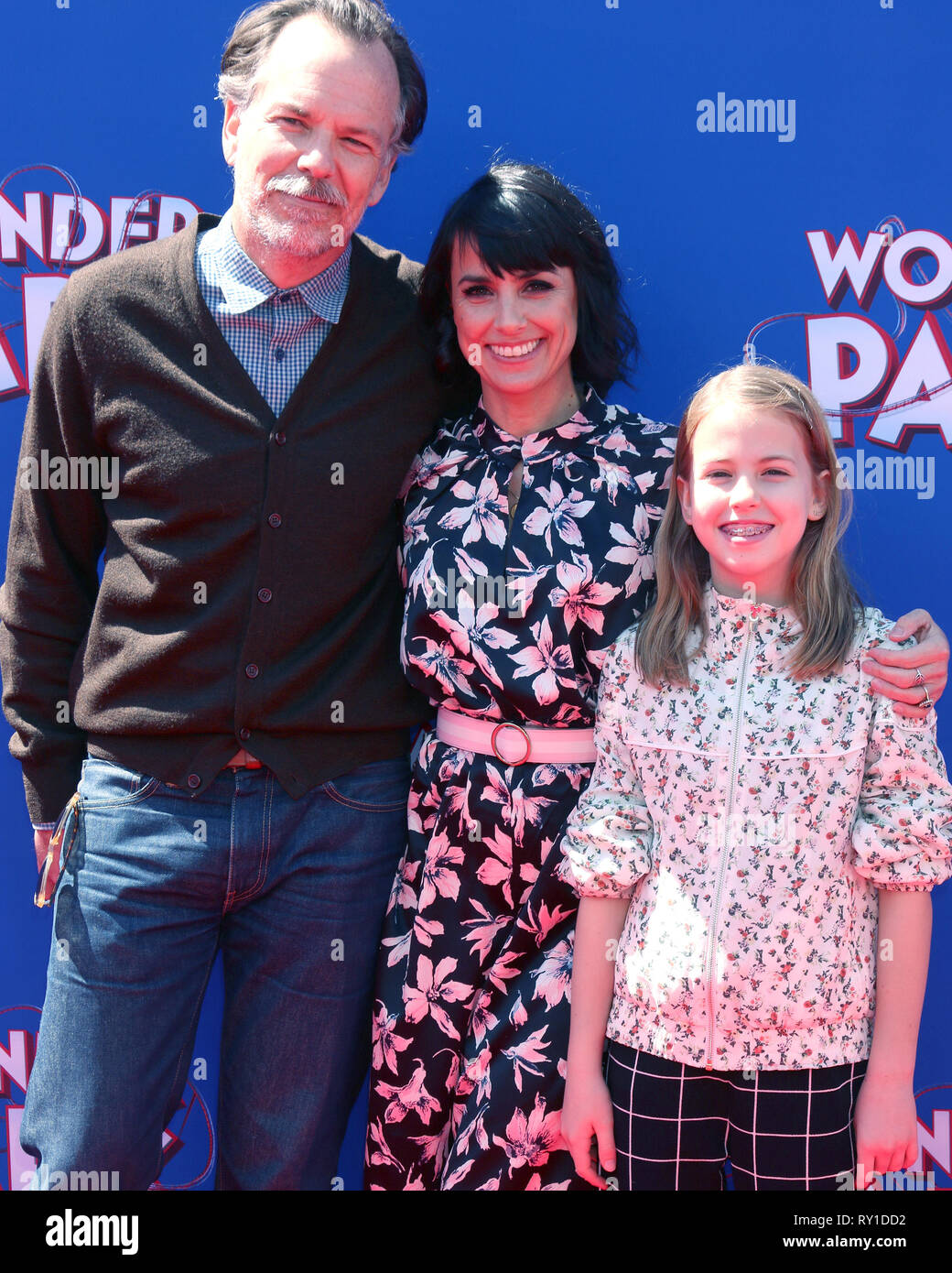 Constance zimmer and family hi-res stock photography and images - Alamy