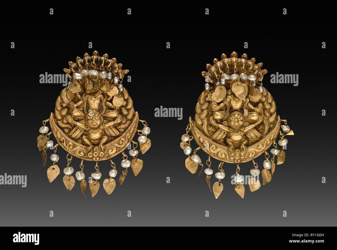 Four armed vishnu riding garuda hi-res stock photography and images - Alamy