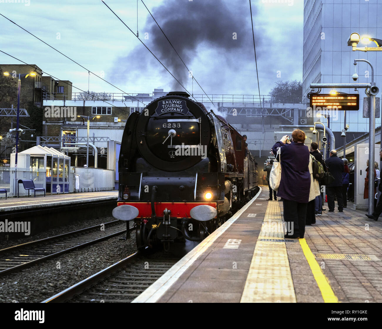 Coronation class steam locomotive hi-res stock photography and images ...