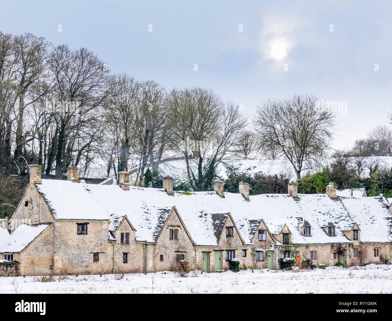 Cotswolds bibury winter snow hi-res stock photography and images - Alamy
