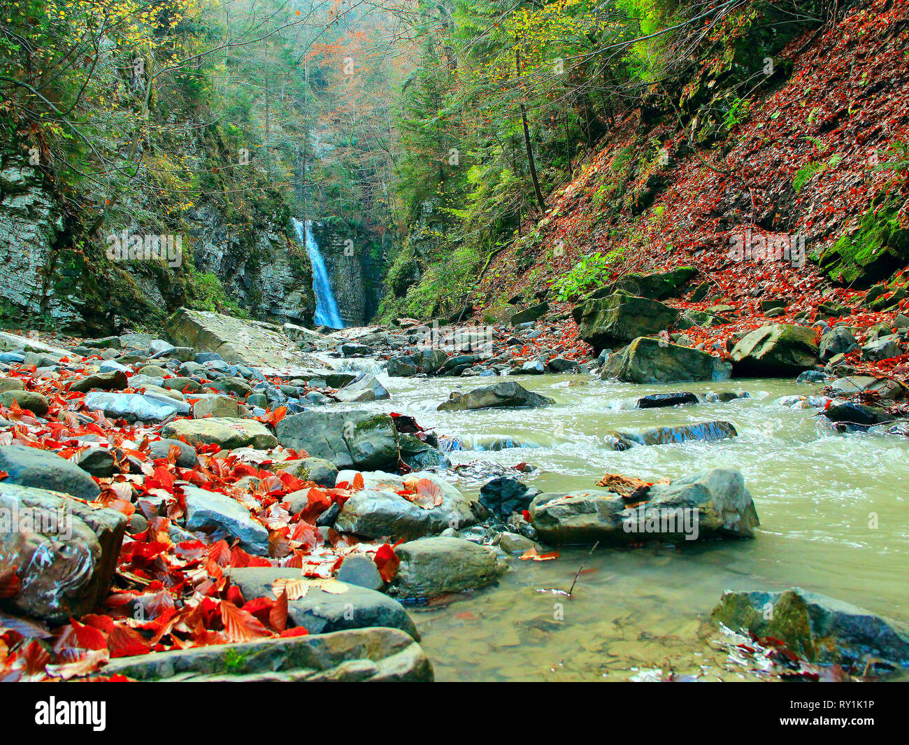 Falling water river hi-res stock photography and images - Alamy