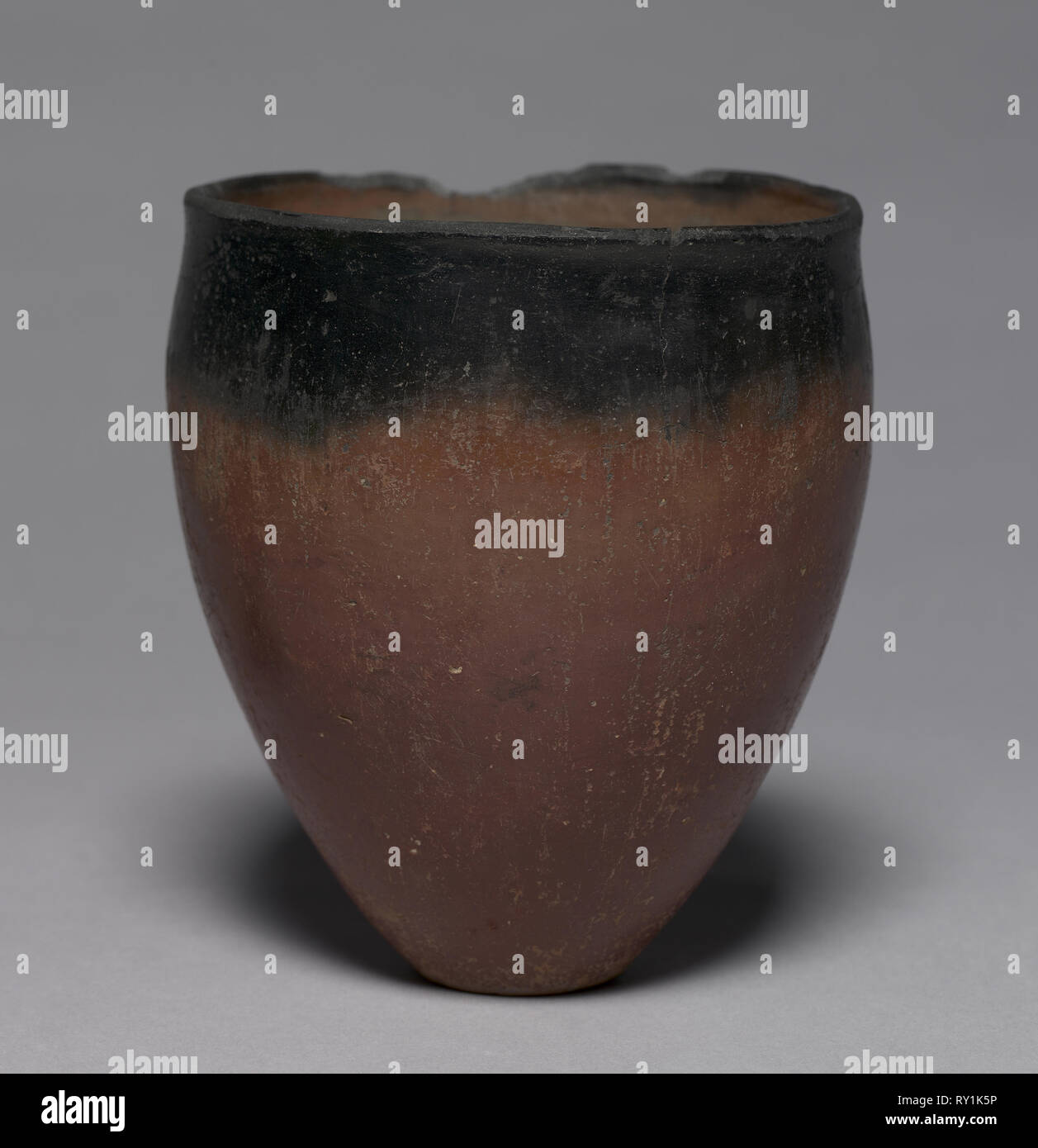 Nile silt pottery hi-res stock photography and images - Alamy
