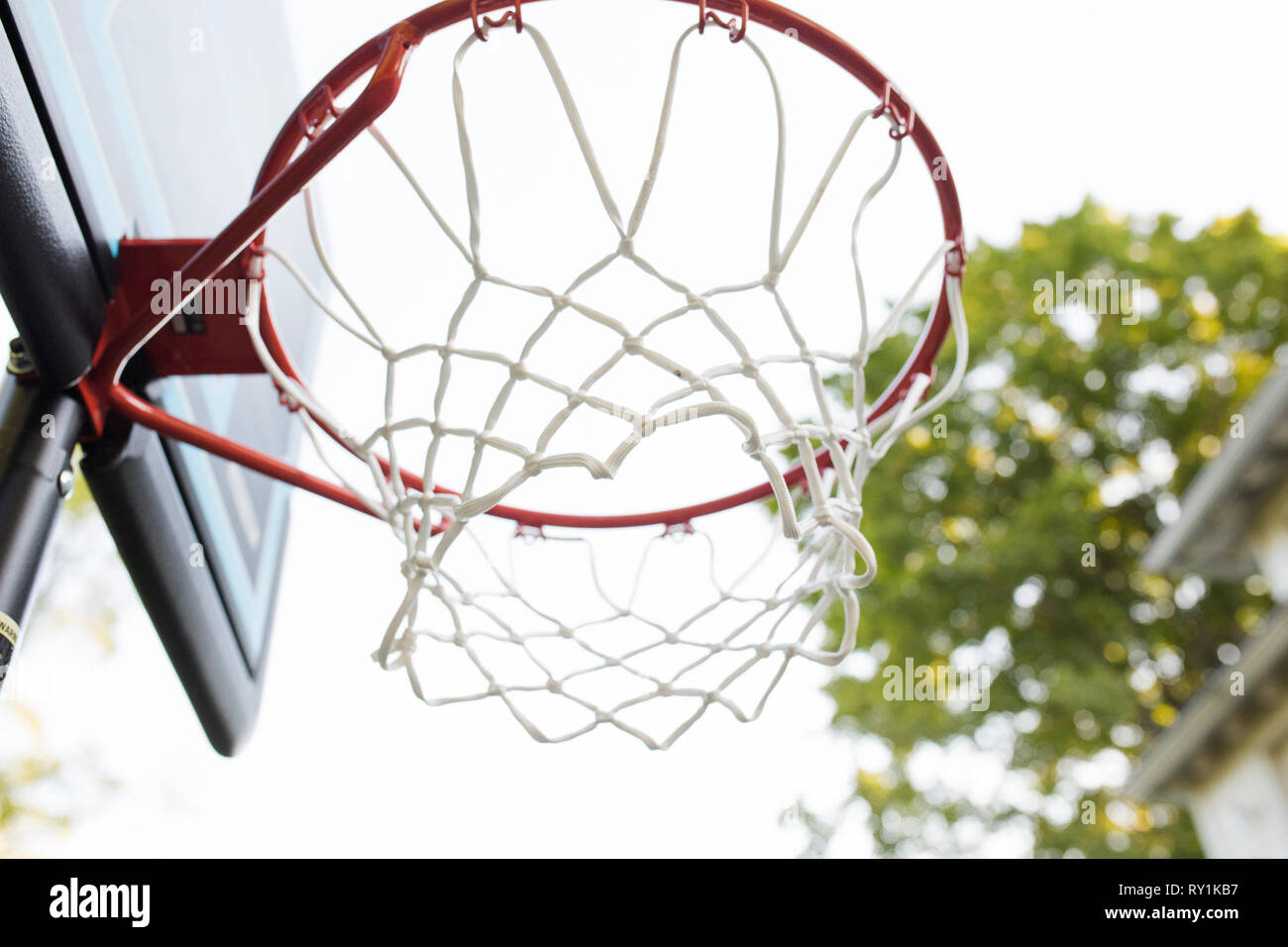 Backyard basketball hoop hi-res stock photography and images - Alamy