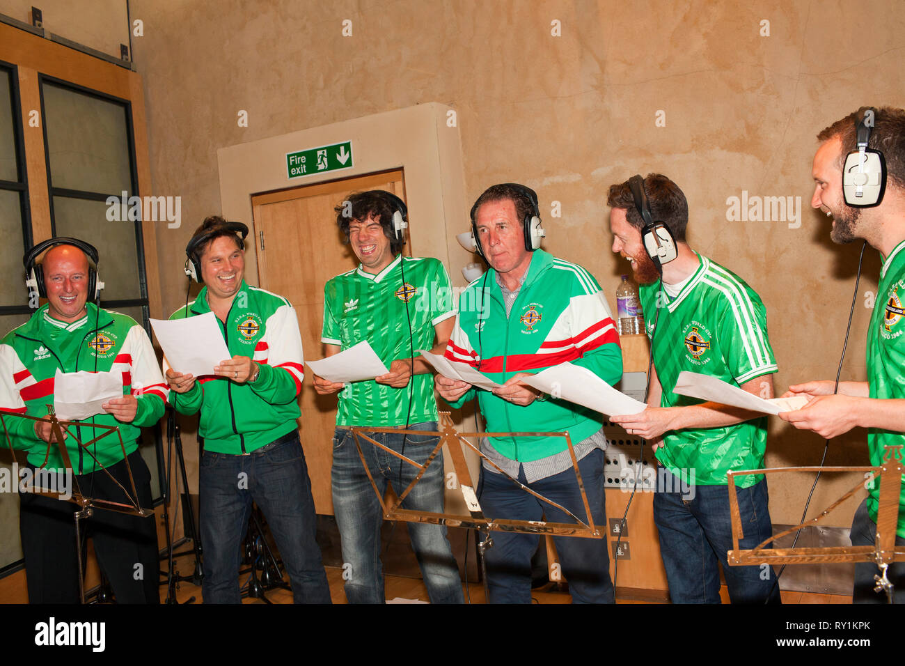 Snow Patrol singing with former Northern IReland footballers Gerry ...