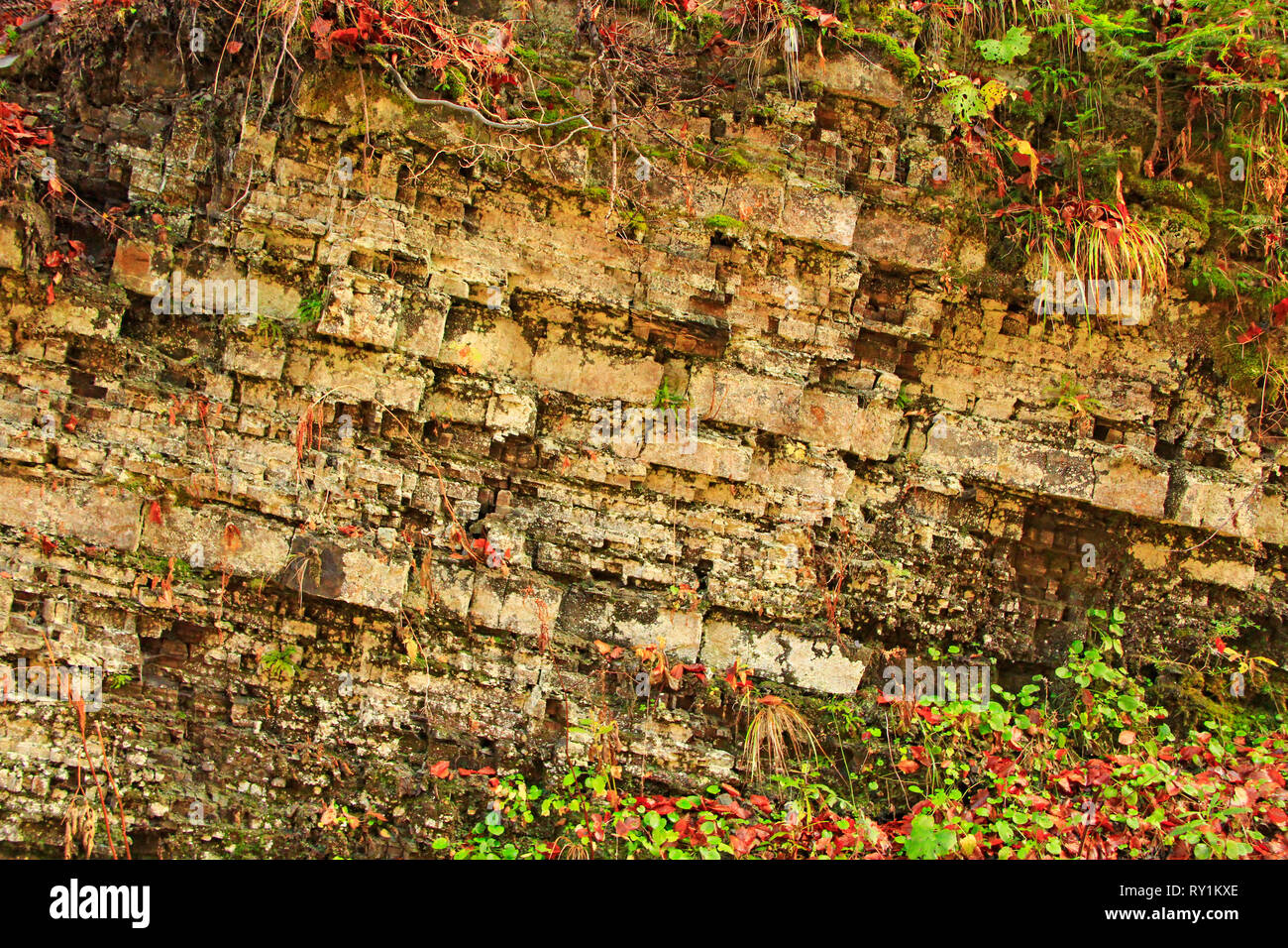 Layers of ground rocks hi-res stock photography and images - Alamy