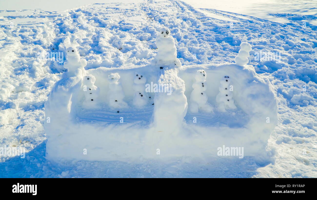 Snowman on chair hi-res stock photography and images - Alamy