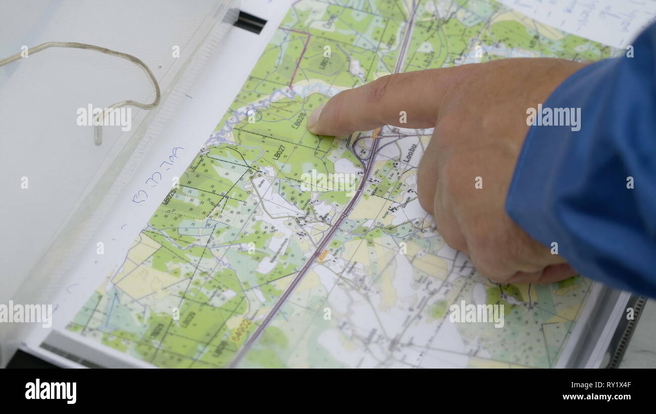 Pointing Finger Map Stock Photos & Pointing Finger Map Stock Images - Alamy