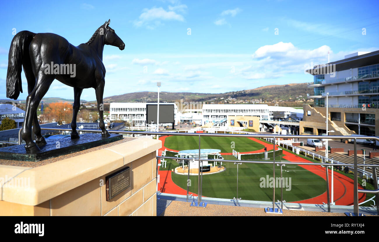 The statue arkle overlooks parade ring during hi-res stock photography ...