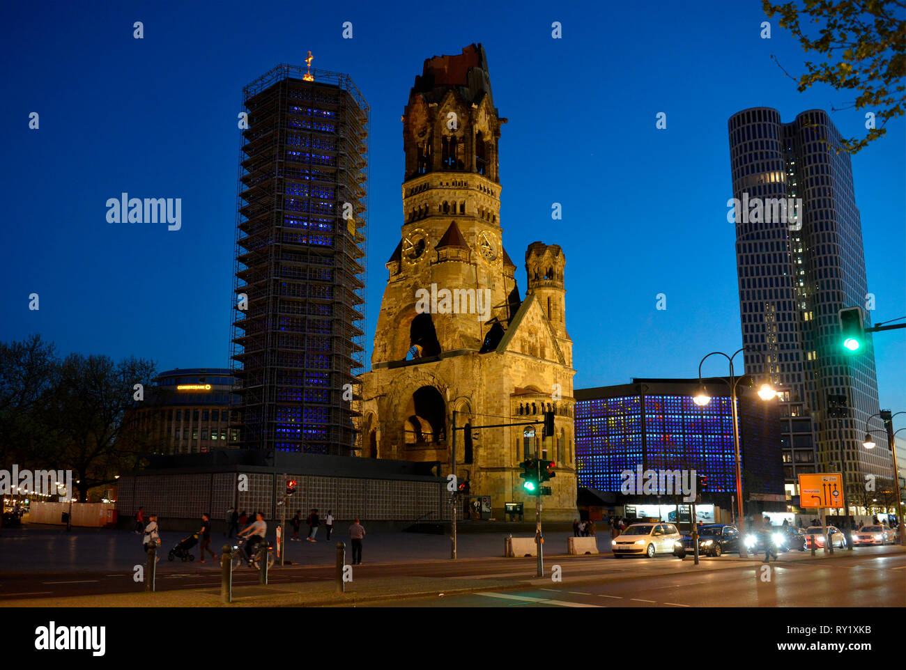 Berlin kaiser wilhelm gedaechtniskirche emperor hi-res stock ...