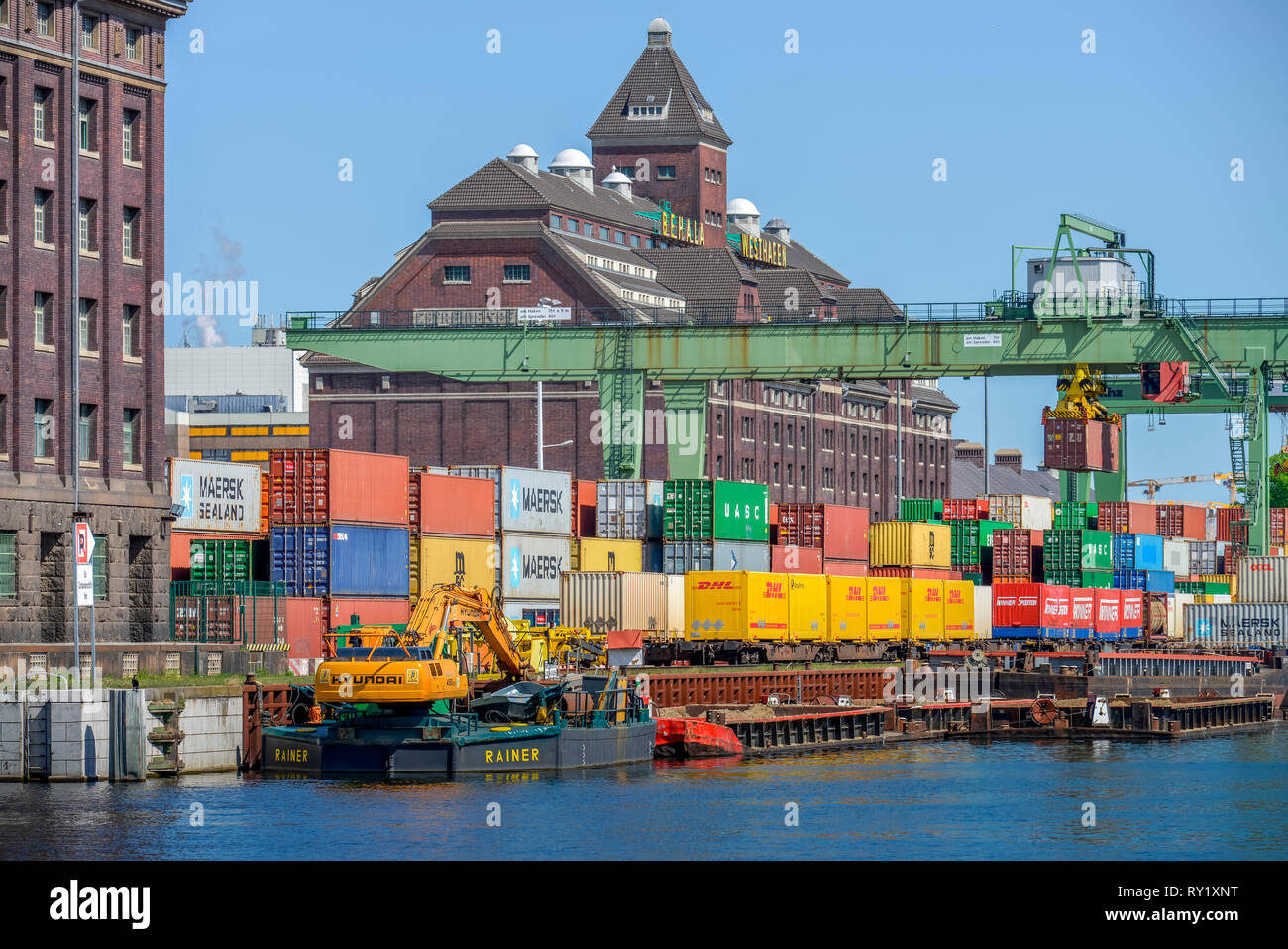 Ports and harbours hi-res stock photography and images - Alamy