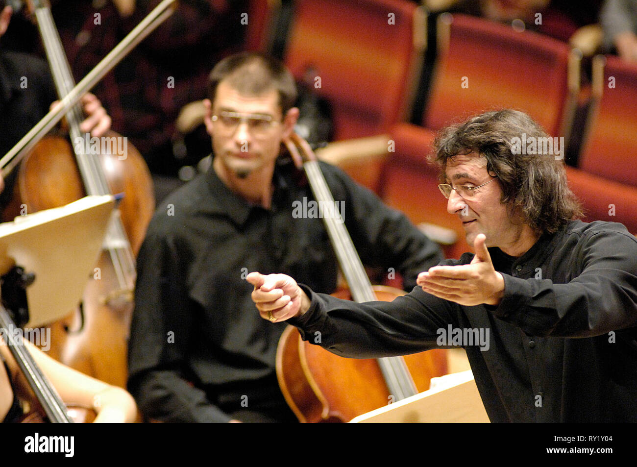 Yuri bashmet hi-res stock photography and images - Alamy