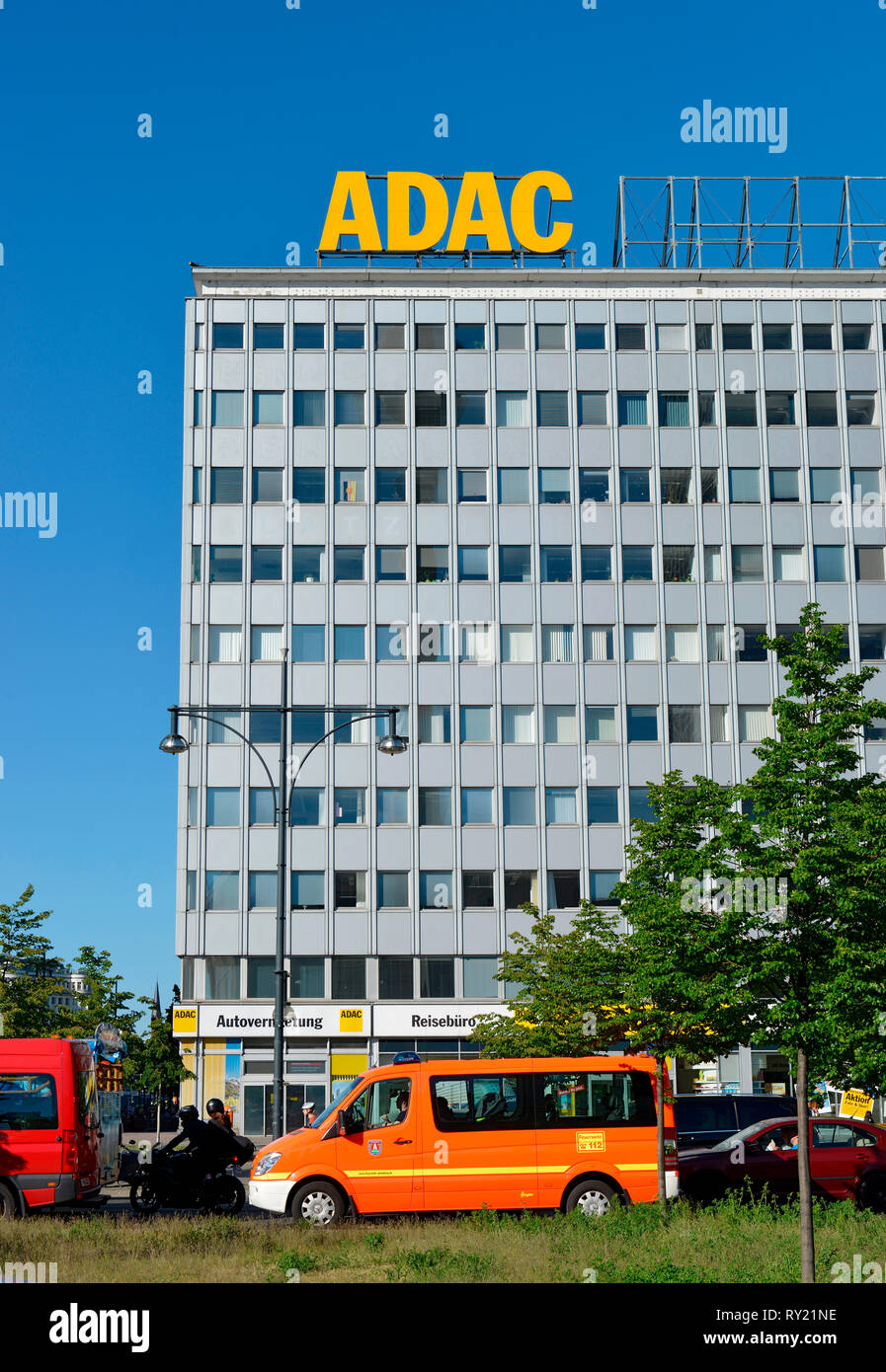 Adac logo hi-res stock photography and images - Alamy