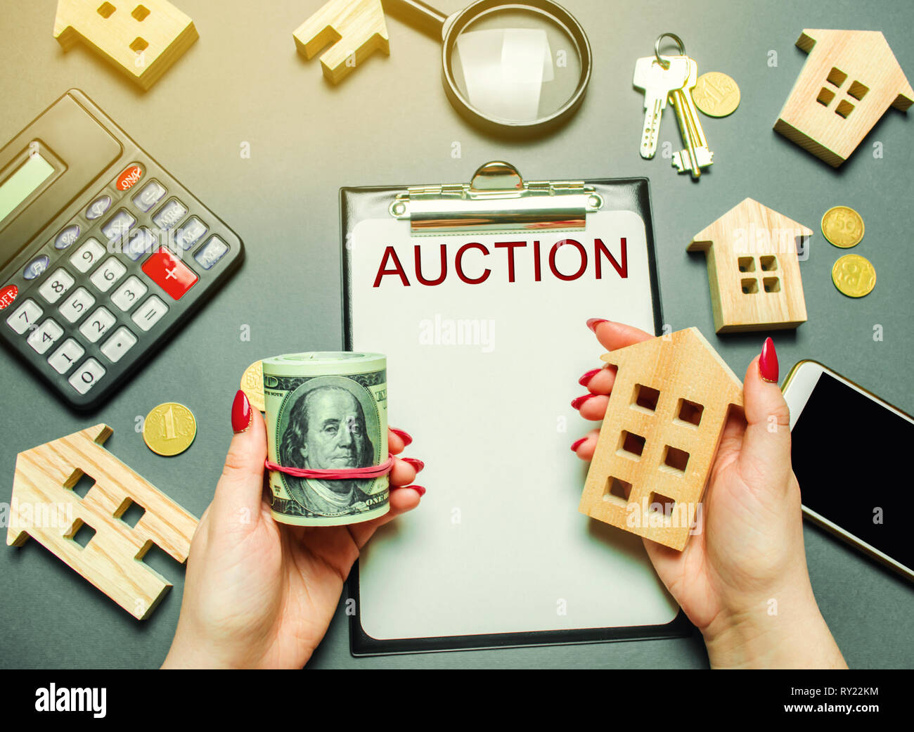 Bid auction hands hi-res stock photography and images - Alamy
