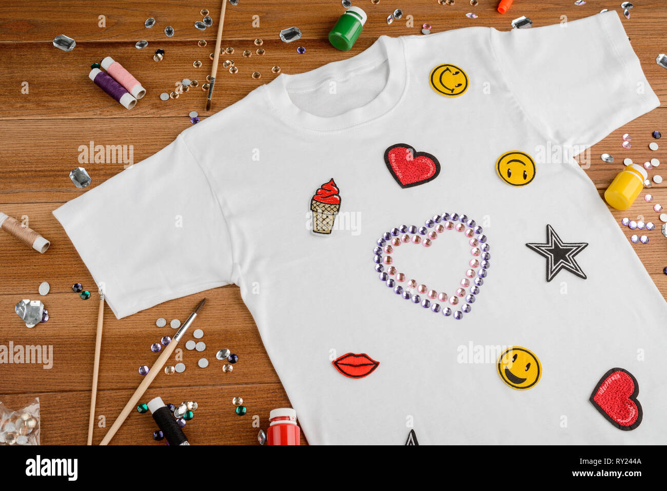 White t-shirt decorated Stock Photo - Alamy