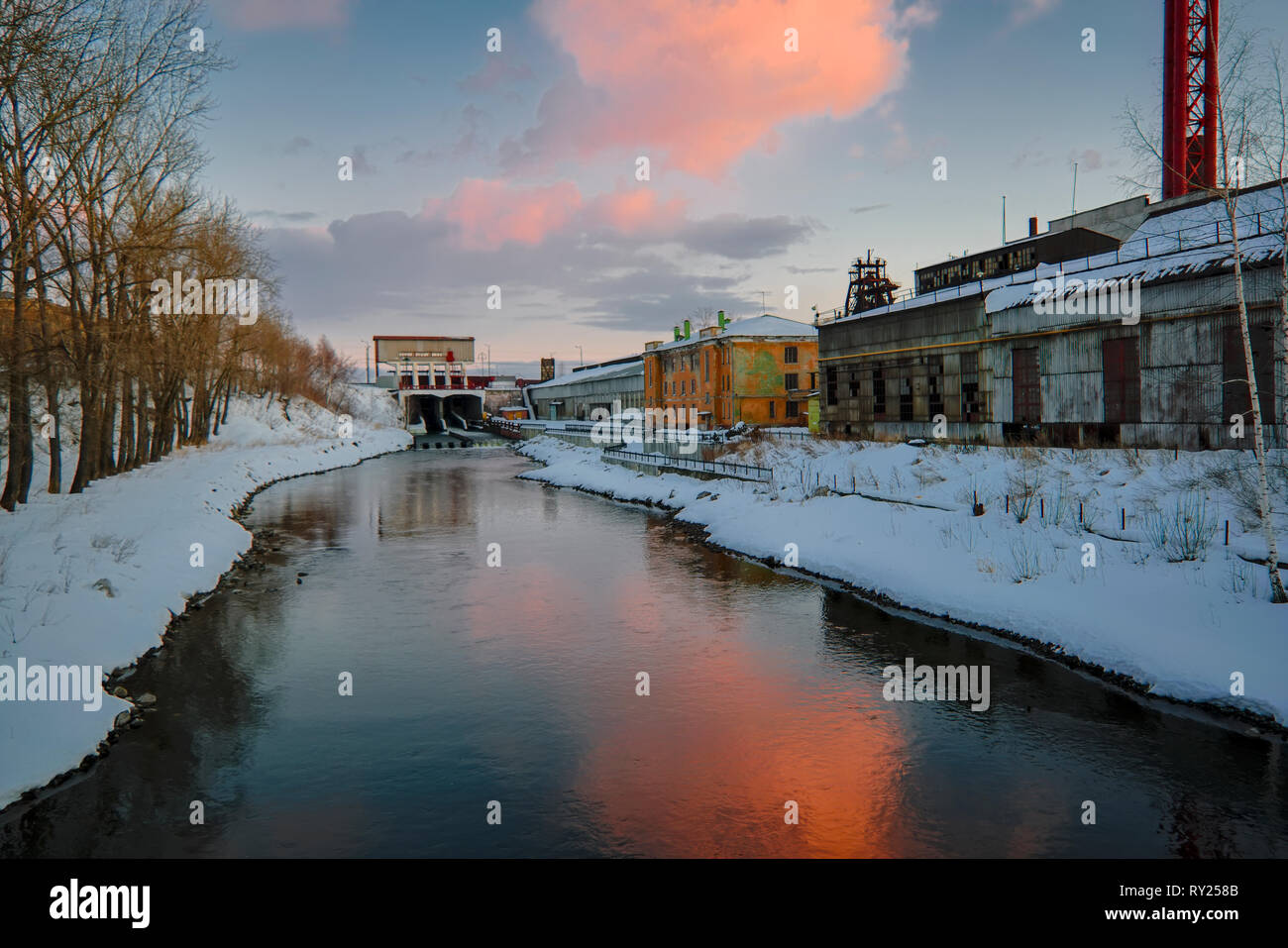 Old ice factory building hi-res stock photography and images - Alamy