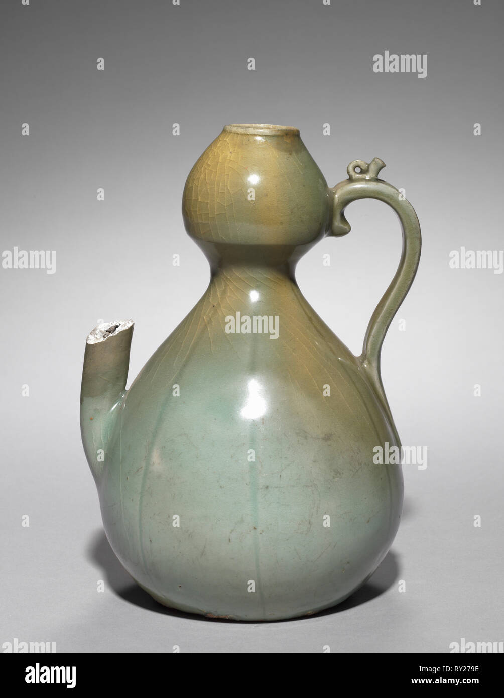 Gourd shaped wine pot hi-res stock photography and images - Alamy