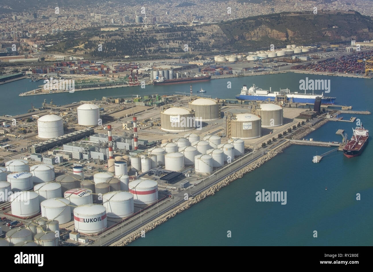 Petroleum ships hi-res stock photography and images - Alamy