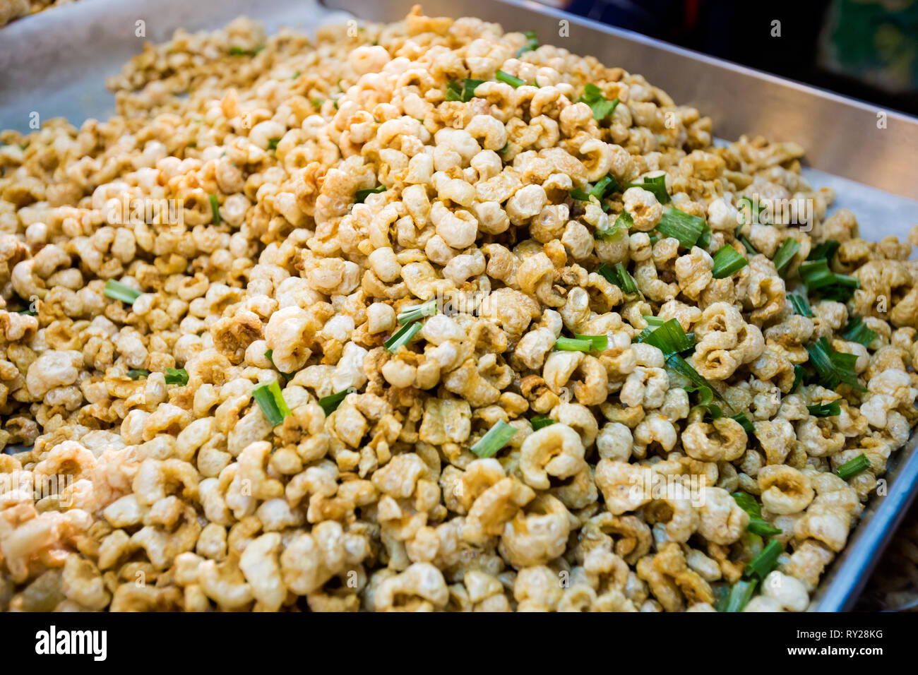 Chinese pork crackling hi-res stock photography and images - Alamy