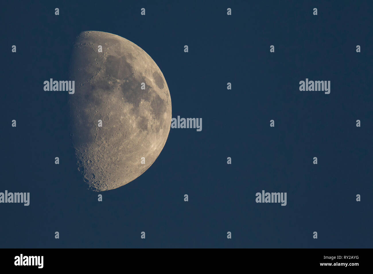 Moon horizontal hi-res stock photography and images - Alamy