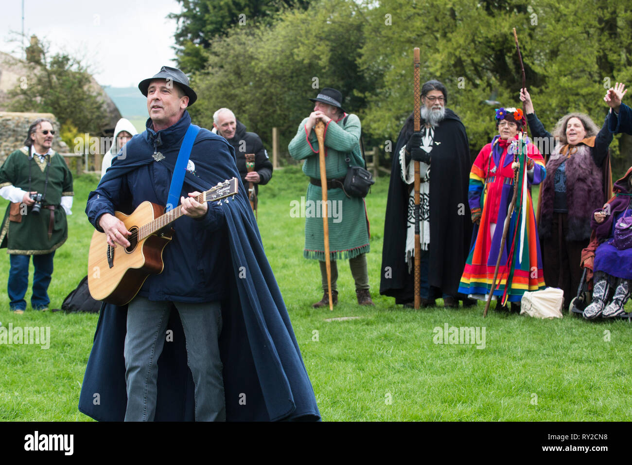 Druids ceremony hi-res stock photography and images - Alamy