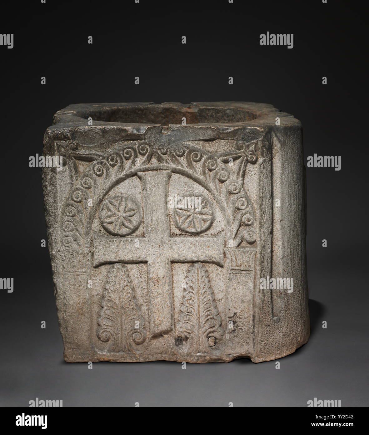 66 x 77 hi-res stock photography and images - Alamy