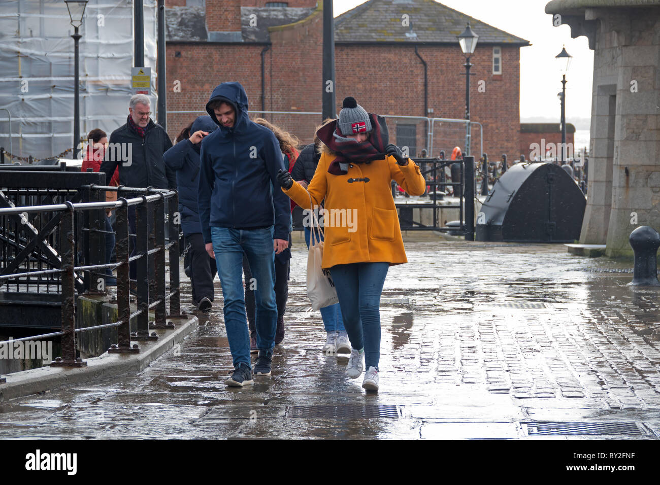 Wet and windy uk hi-res stock photography and images - Alamy