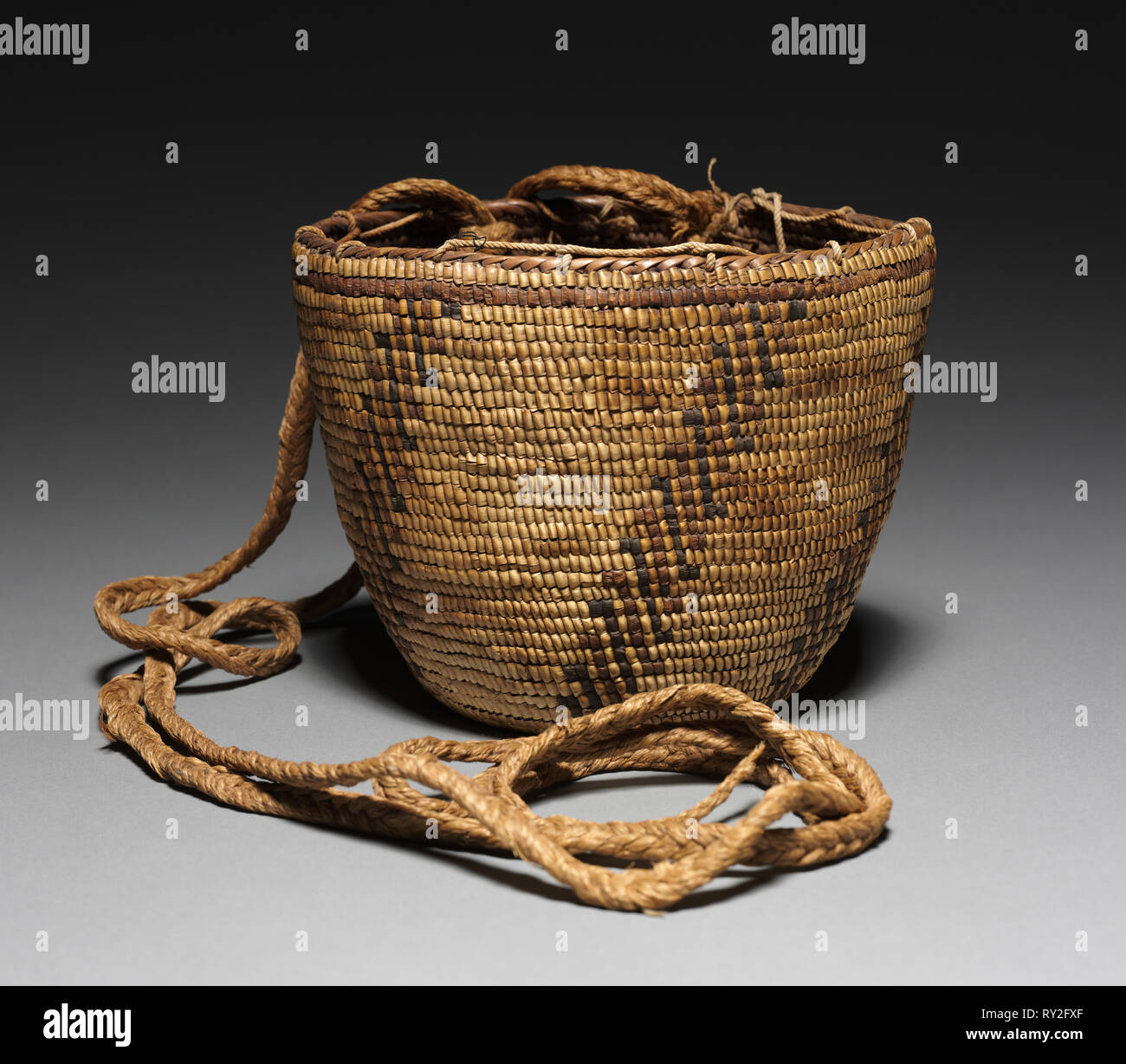 Coast salish basket hi-res stock photography and images - Alamy