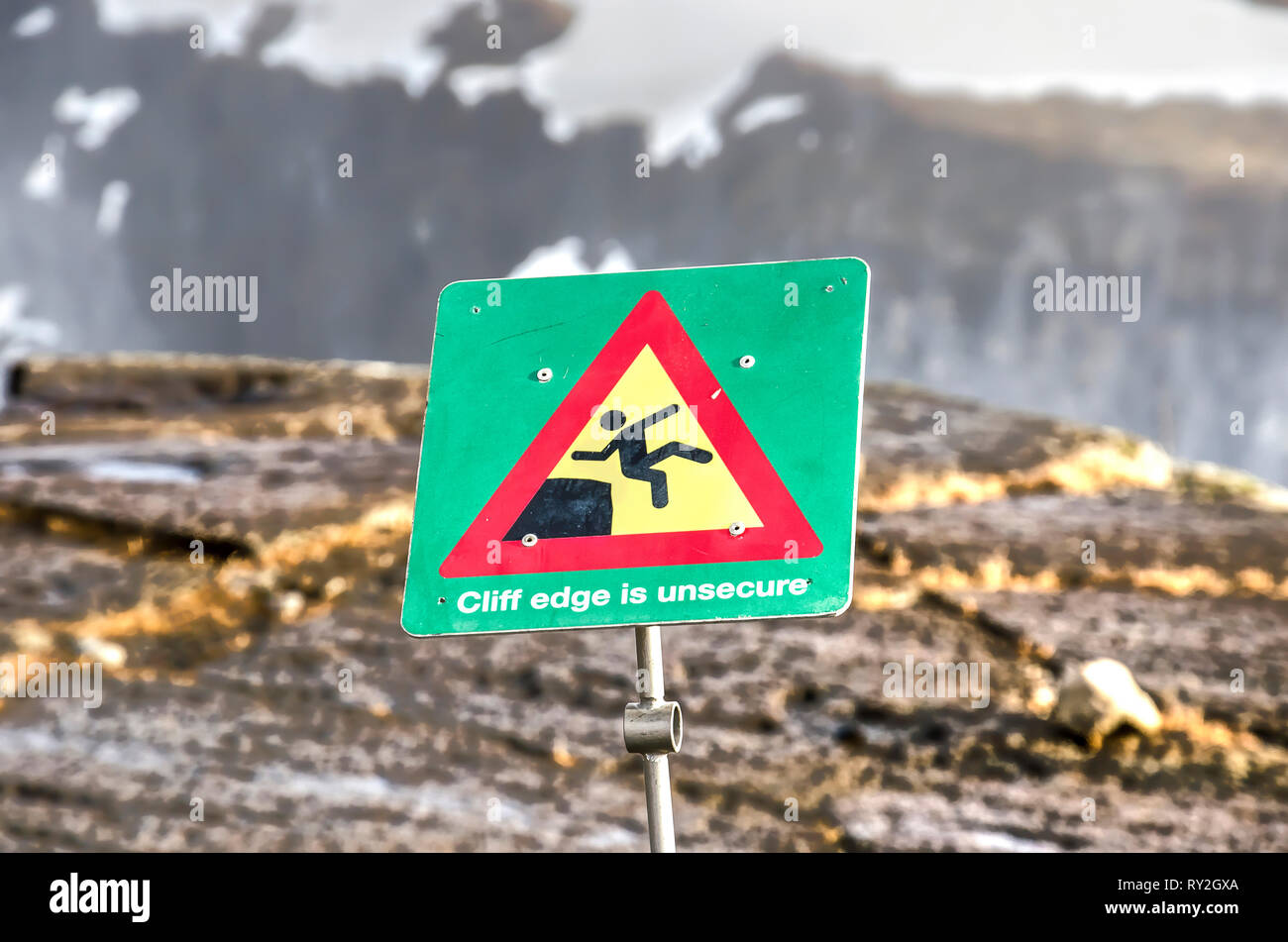 Unsafe cliff sign hi-res stock photography and images - Alamy